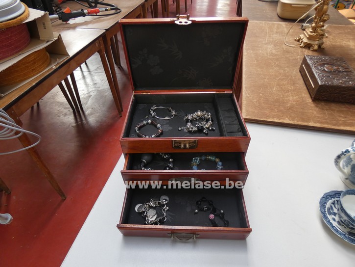 Melase - Auctions